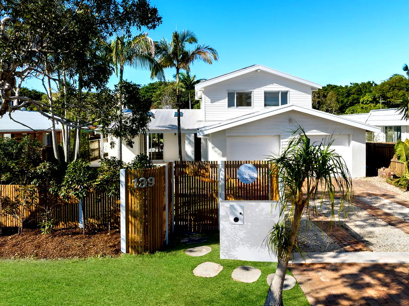 Luxico | Kirra Dreaming - relax in pool & sauna